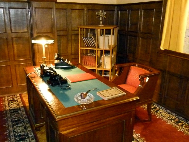 777 PHOTOS RUSSIE 2011/06 MOSCOU Divers/05 Bunker Staline Bureau